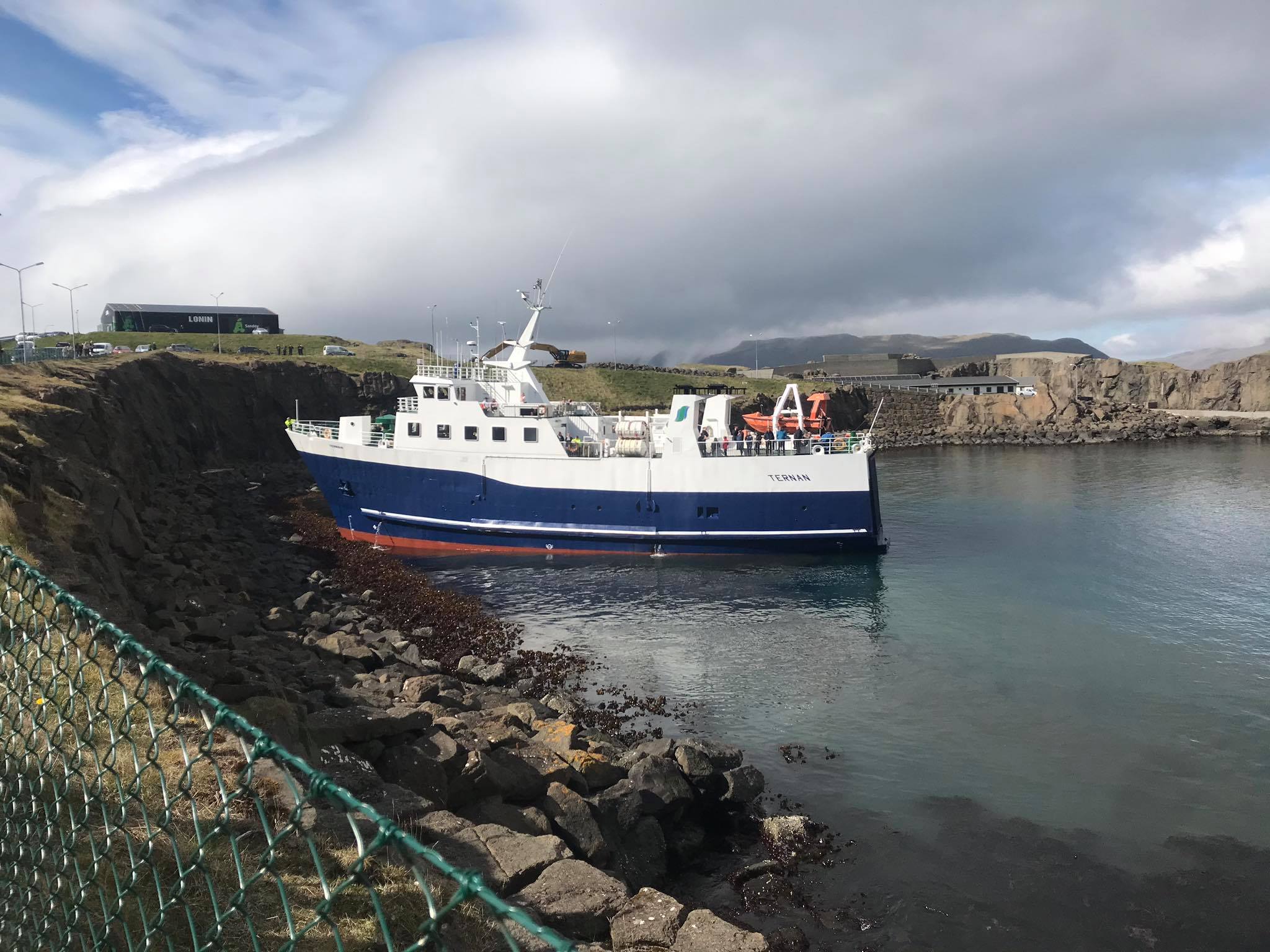 Sandoy ferry hits land | Kringvarp Føroya