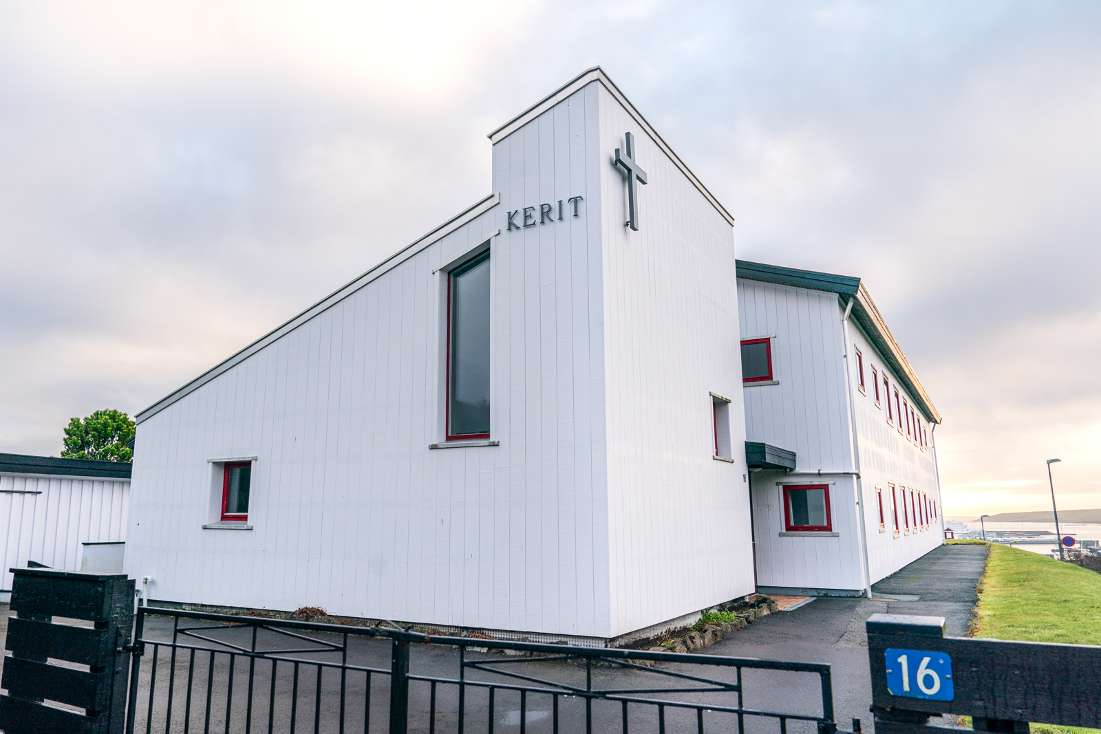 Kerit keypt fyri 12 milliónir kr. | Kringvarp Føroya