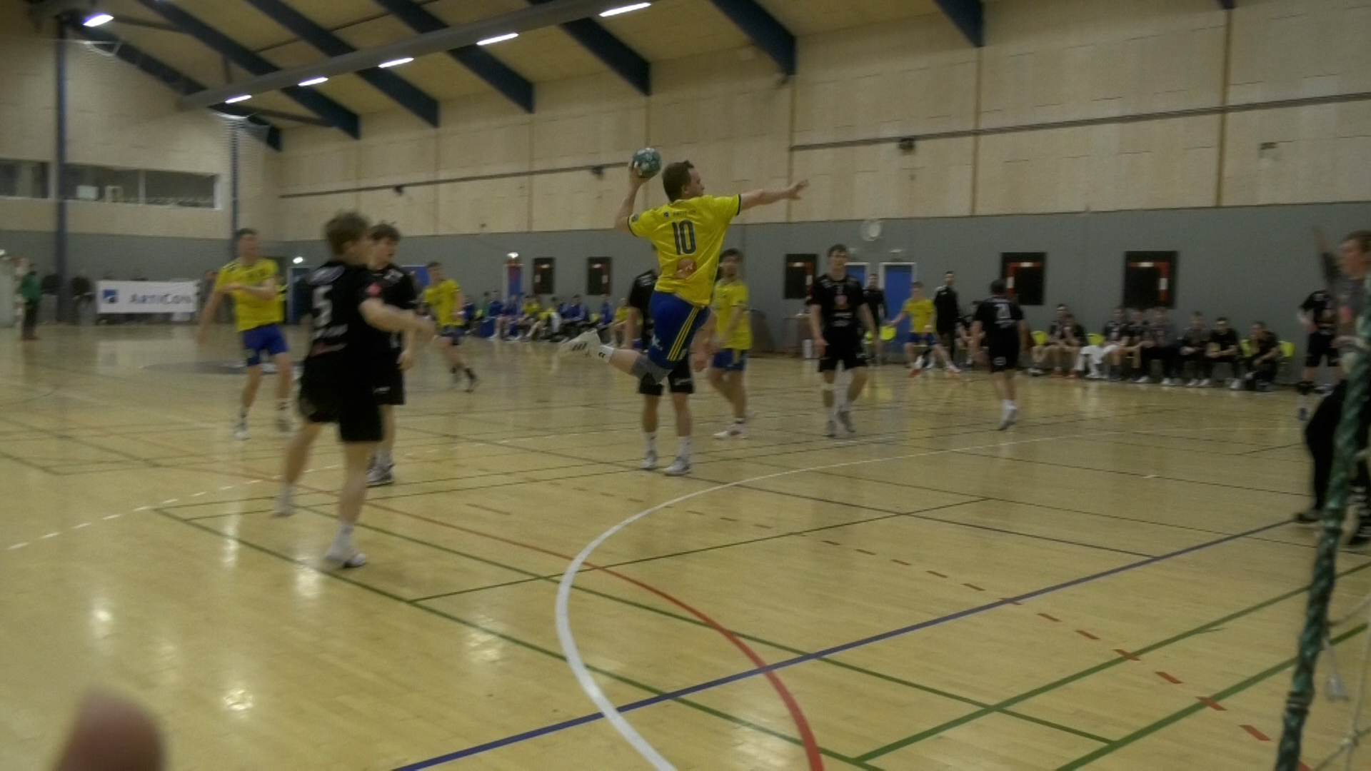 VÍF ov sterkt fyri hoyvíkingar | Kringvarp Føroya