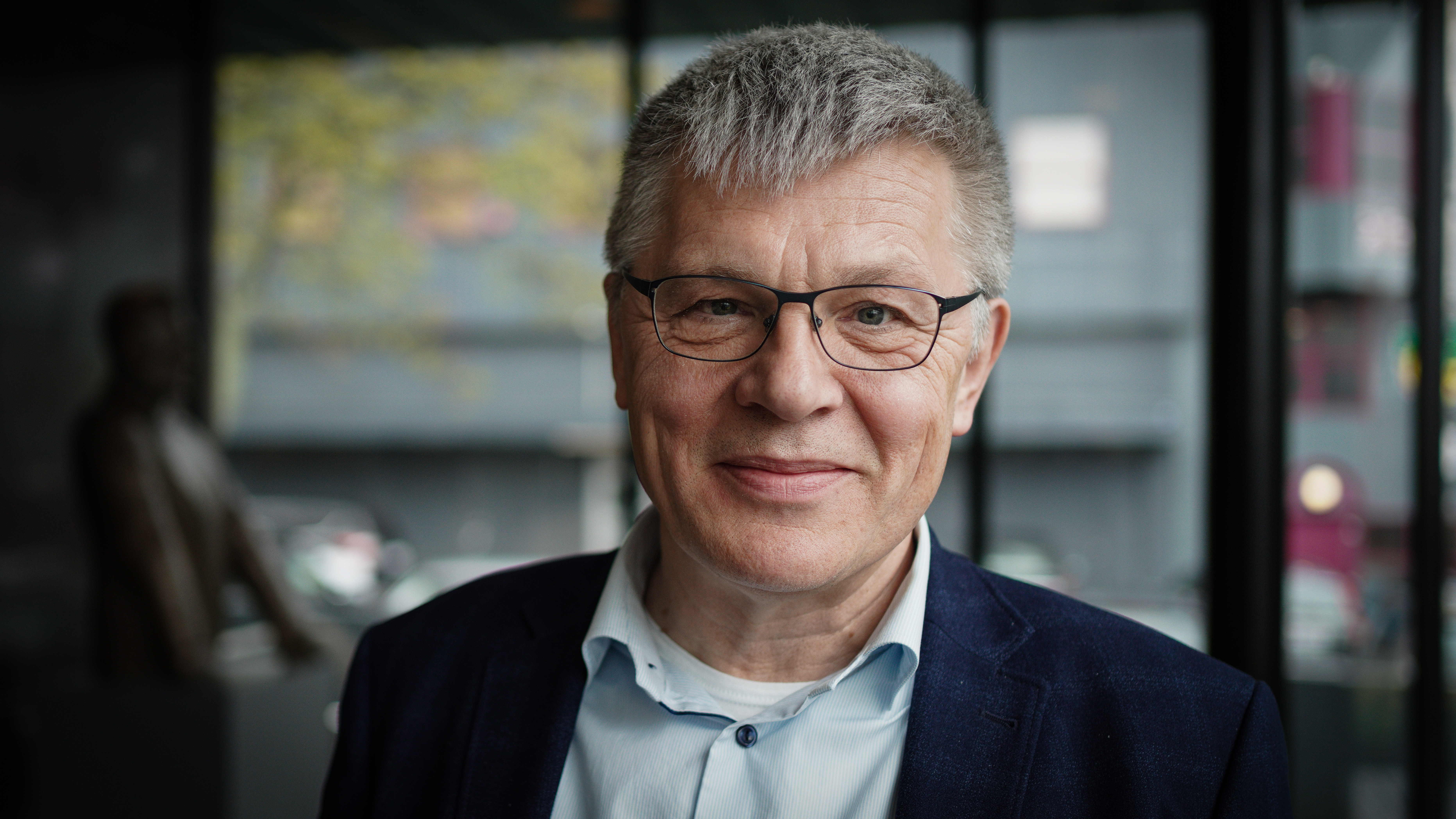 Peningurin skal fylgja barninum | Kringvarp Føroya