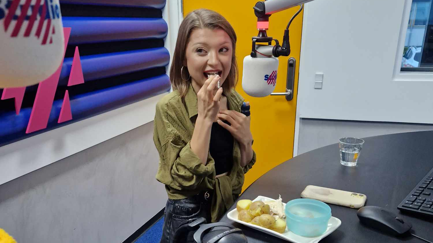Biit: Pólski influensarin royndarsmakkar turran fisk - píl niður ...