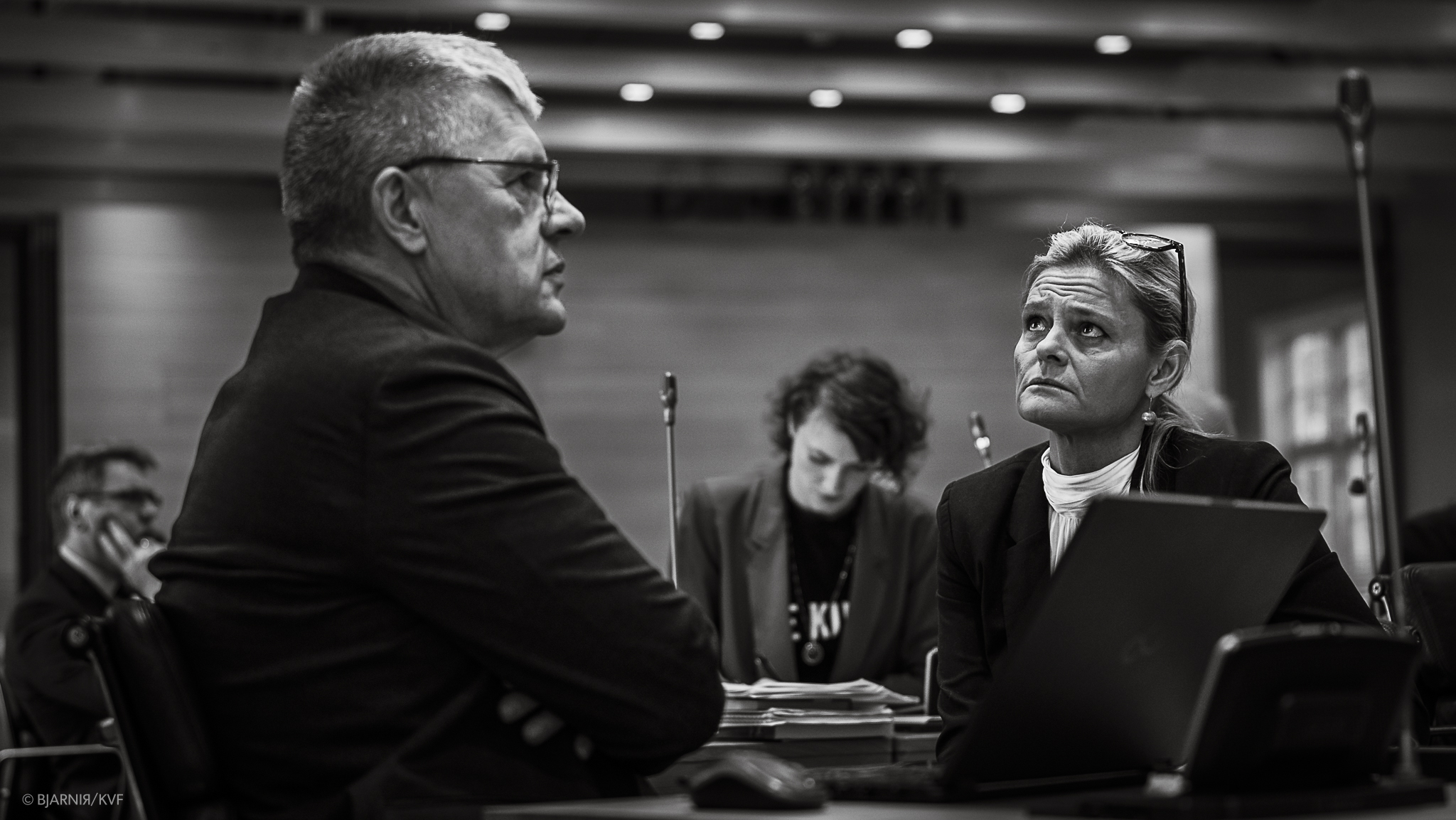 Umrøða støðuna innanhýsis | Kringvarp Føroya