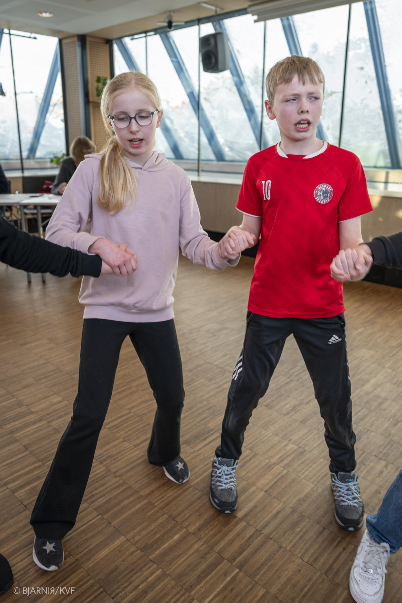 Føroyskur dansur, barnadansur í NLH, Barnadansistevna 2024 | Kringvarp ...