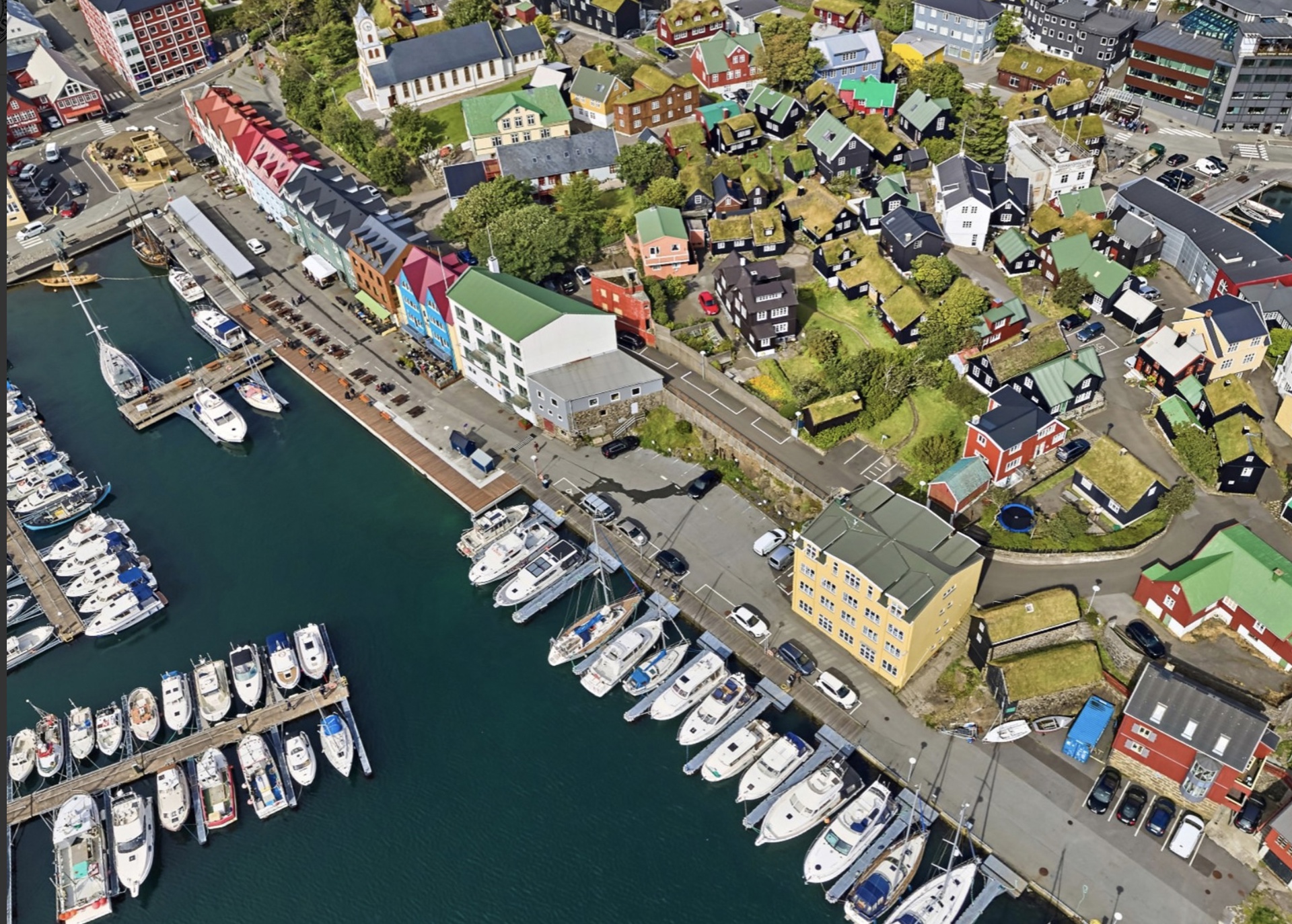 Gistingarhús kunnu ikki staðsetast undir Bryggjubakka | Kringvarp Føroya