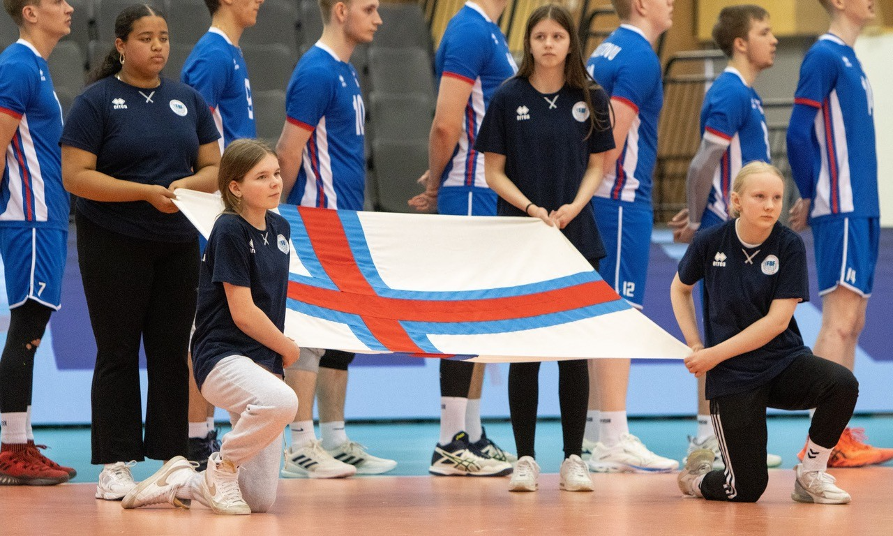 Føroyar hýsa altjóða U19-flogbóltskapping | Kringvarp Føroya