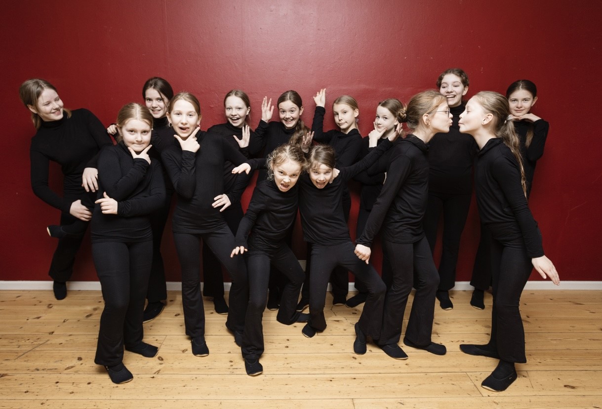 Opera performed by children, for children | Kringvarp Føroya