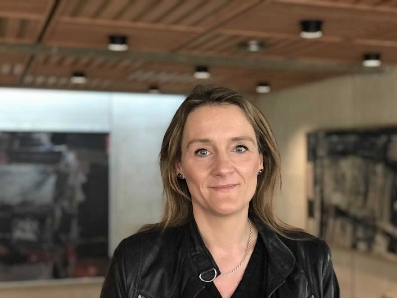 -Mítt tol er uppi, sigur sálarfrøðingur um fartelefonir í fólkaskúlanum ...