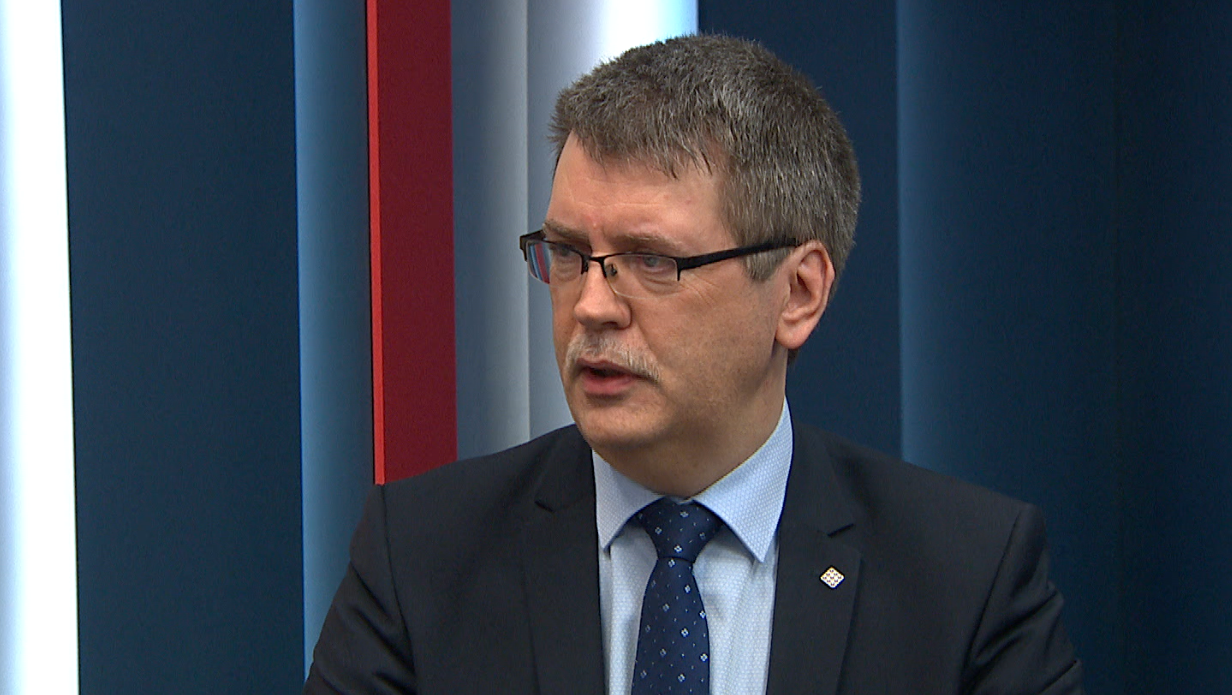 Arbeiðsloysisstuðulin hækkar og inngaldið lækkar | Kringvarp Føroya