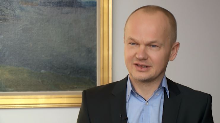 Sæunn í býráðið fyri Helga | Kringvarp Føroya