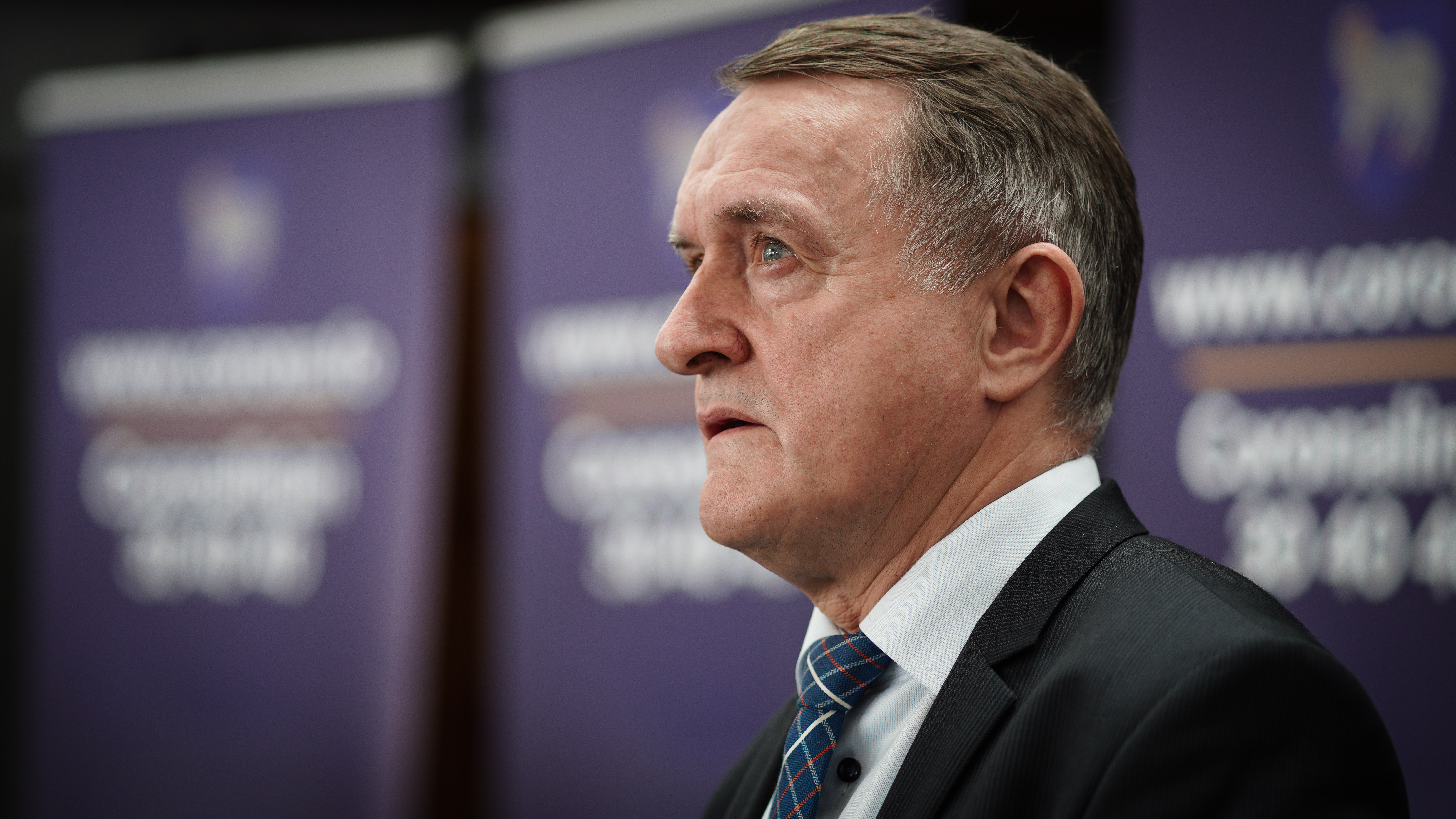 Jenis av Rana tvær ferðir í Uttanlandsnevndina | Kringvarp Føroya