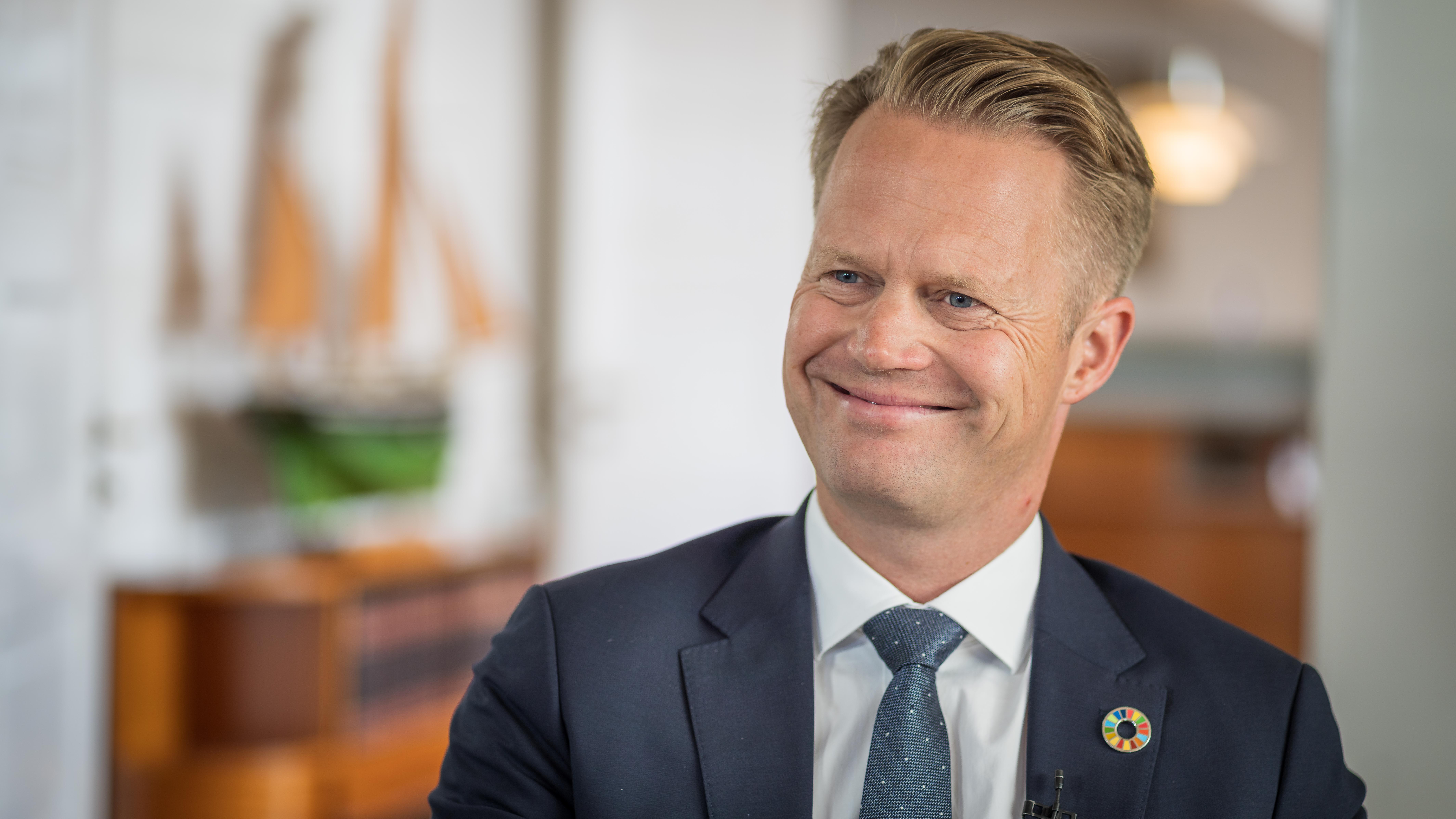 Uttanríkisráðharrin í Uttanlandsnevndina | Kringvarp Føroya