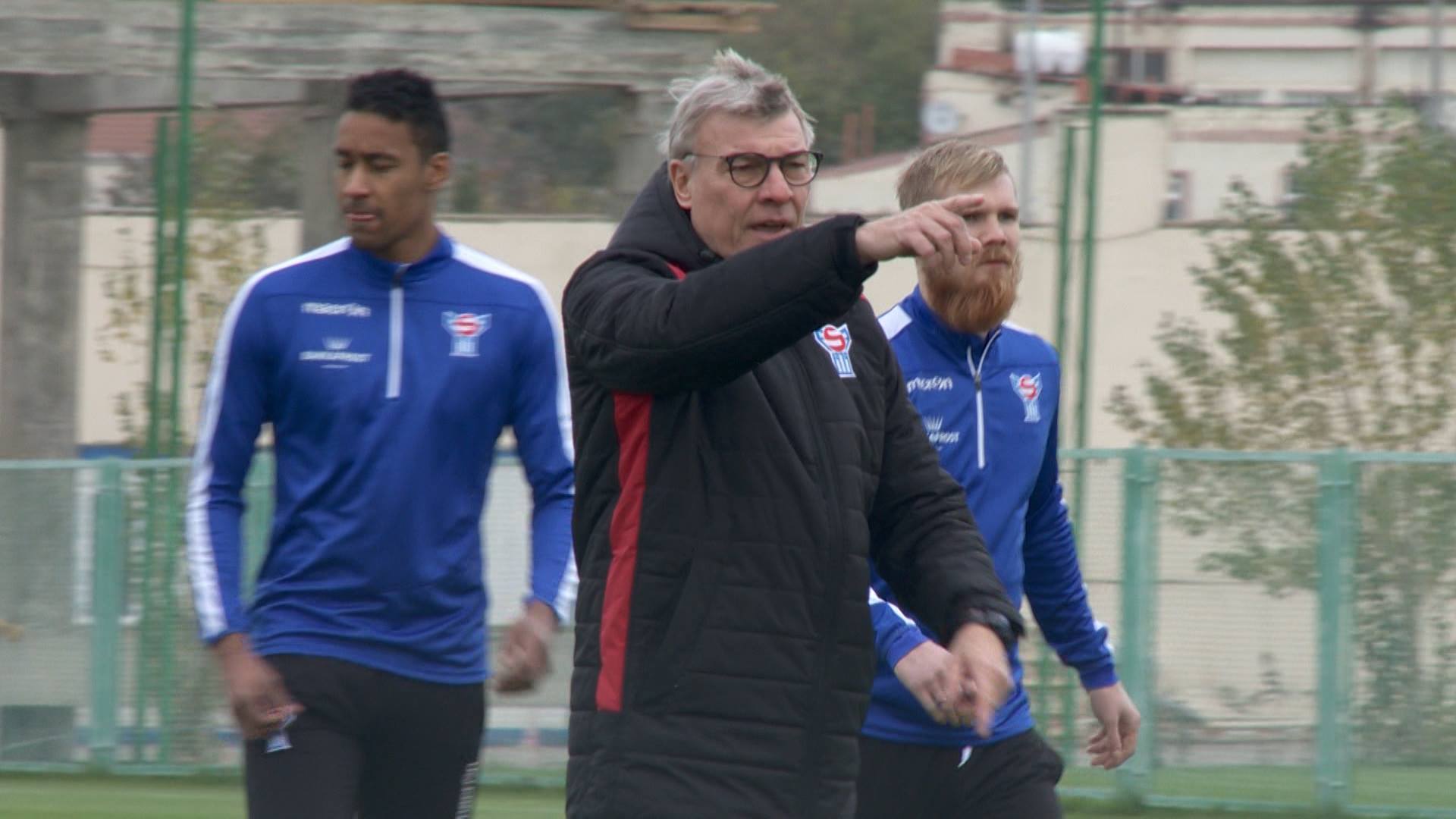 Lars Olsen ger tvær broytingar | Kringvarp Føroya