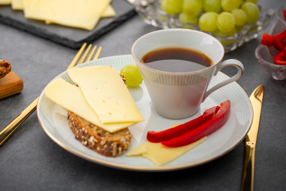 Heilsuskaðiligur ostur og eitraðar rosinur | Kringvarp Føroya