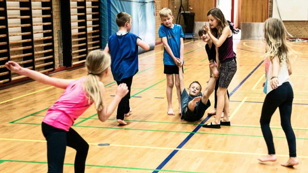 Hoyvíkar skúli: Ítróttur eitur nú rørslulæra | Kringvarp Føroya