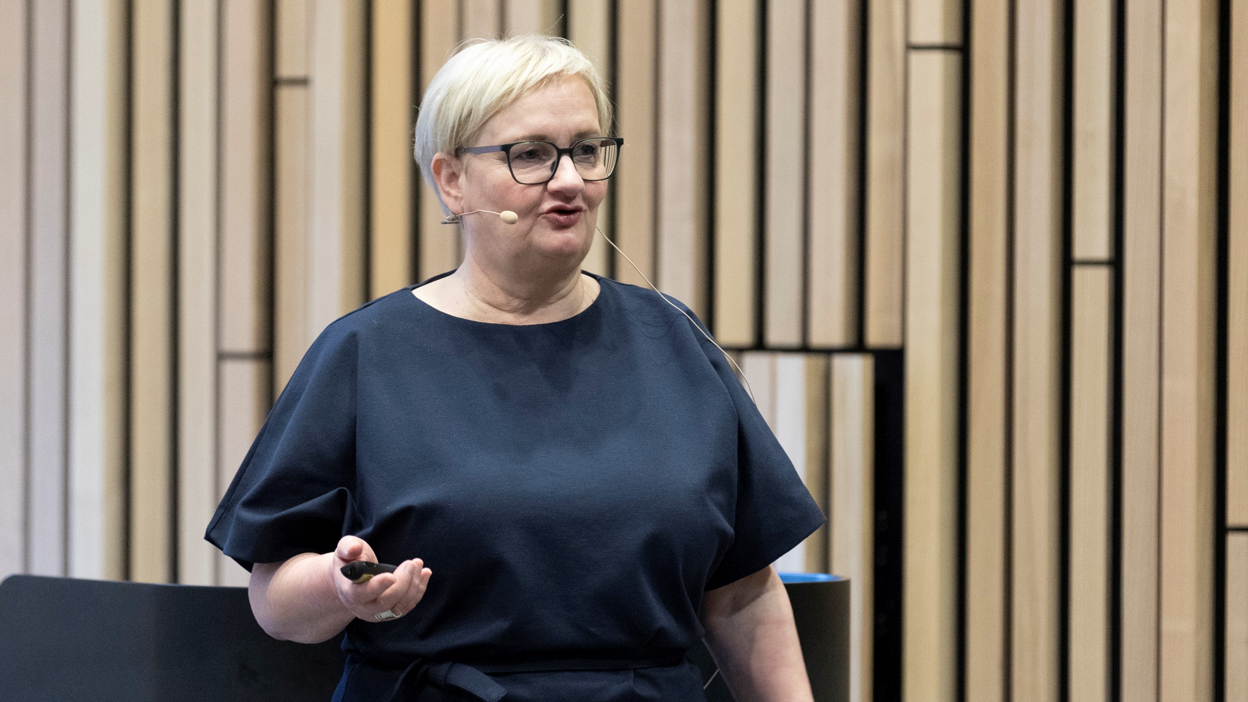 Ruth Vang: Halda fast við lønarkarmin | Kringvarp Føroya