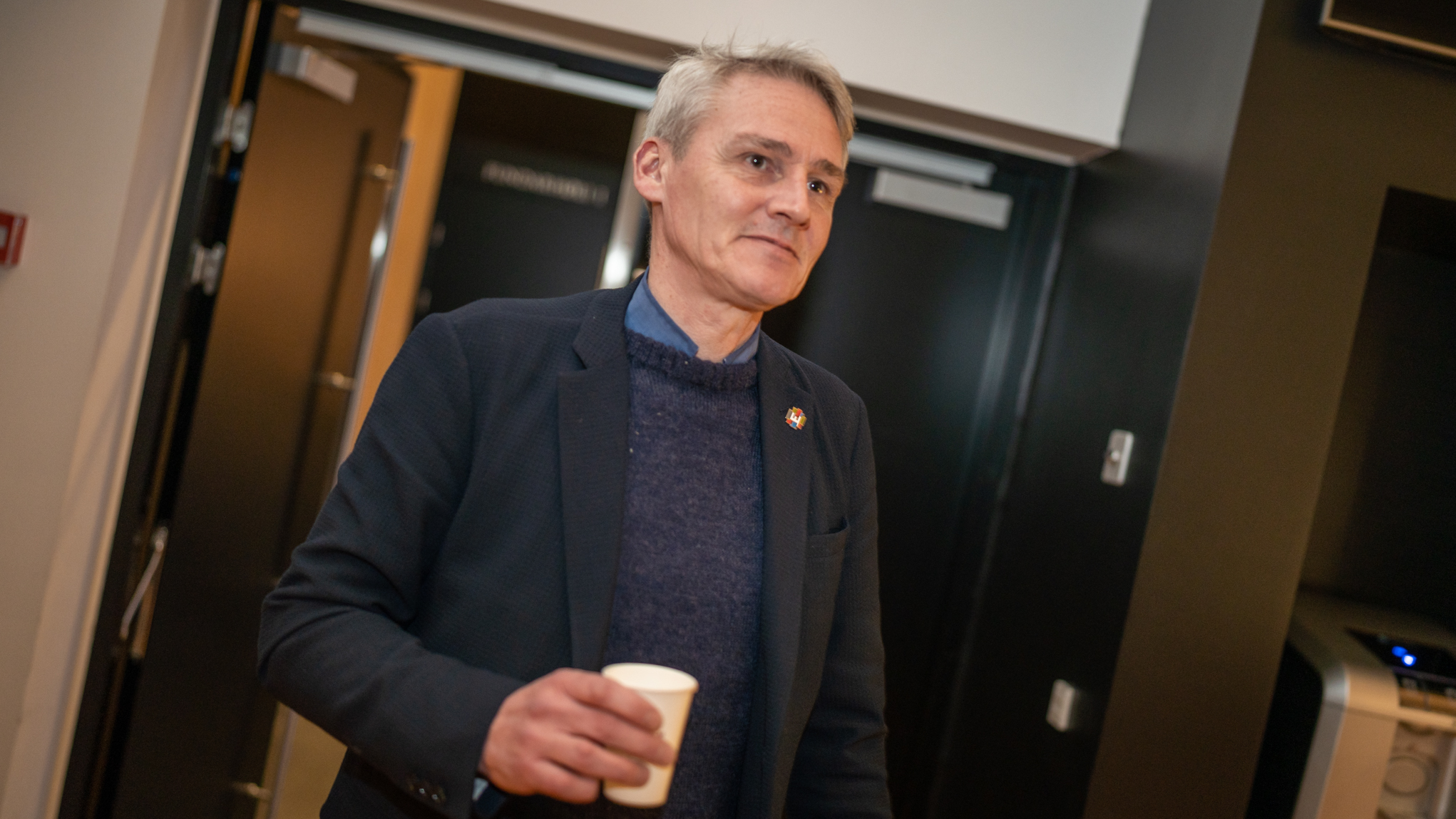 Høgni Hoydal: Verjupolitisk mál eru eisini uttanríkismál | Kringvarp Føroya