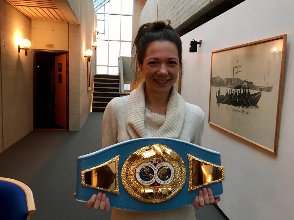 Half-Faroese boxer wins IBF belt | Kringvarp Føroya