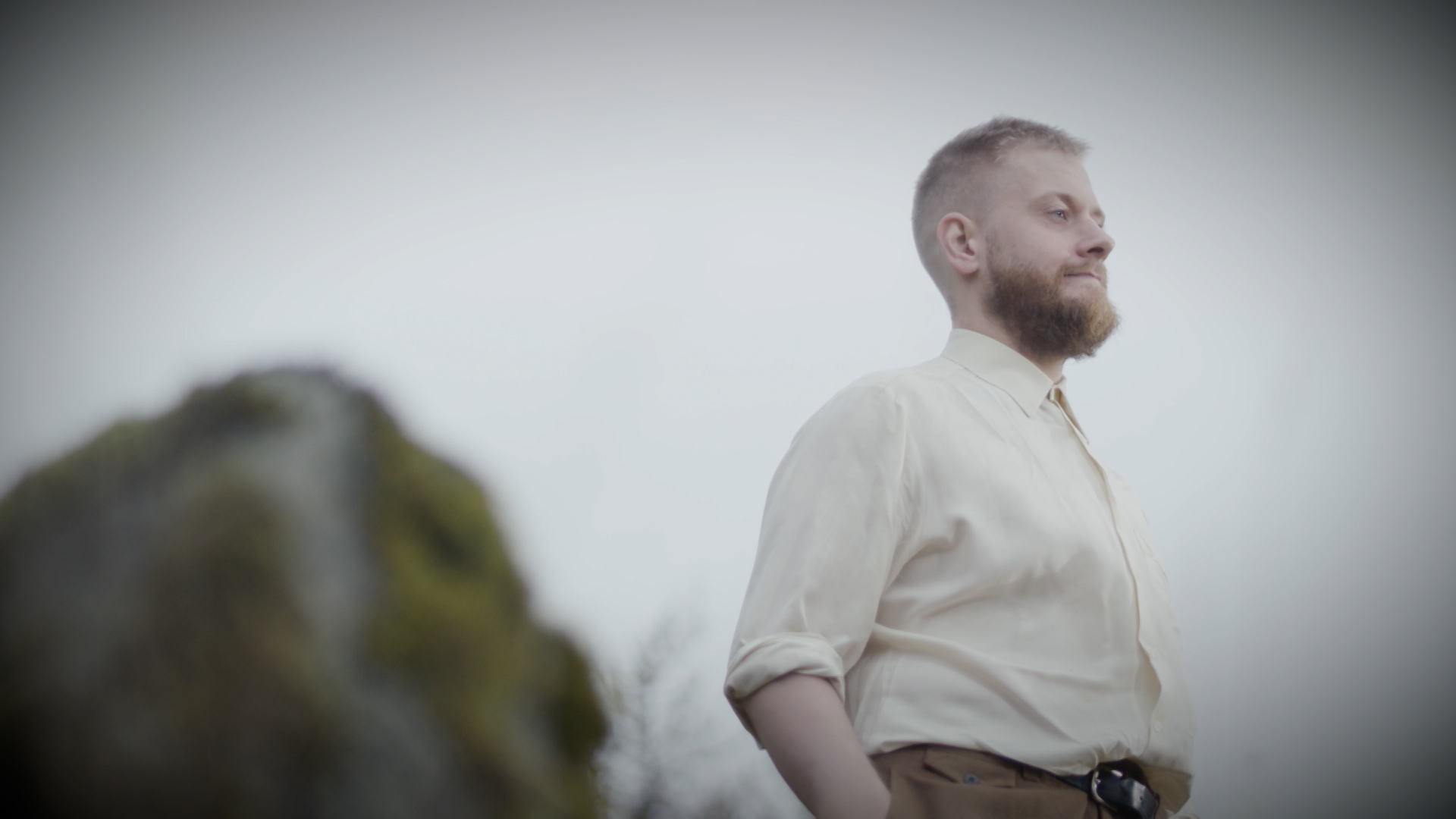 Sum ein tekstur millum hendur | Kringvarp Føroya