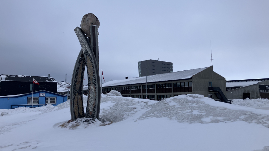 Eingin flokkur í Grønlandi vil seta árstal á loysingina | Kringvarp Føroya