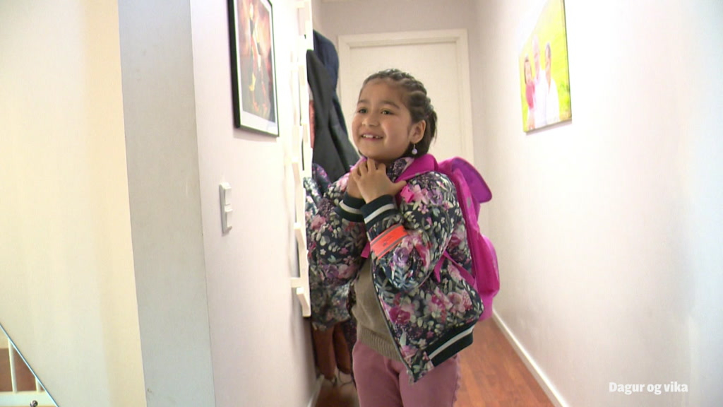 Sarah’s first day of school | Kringvarp Føroya