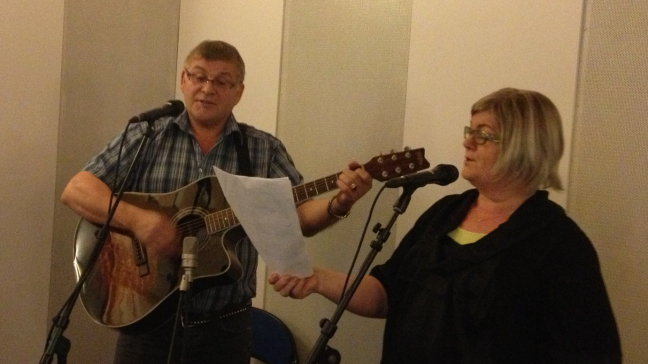 Karlon og Anna Petra Winther í studio 5 | Kringvarp Føroya