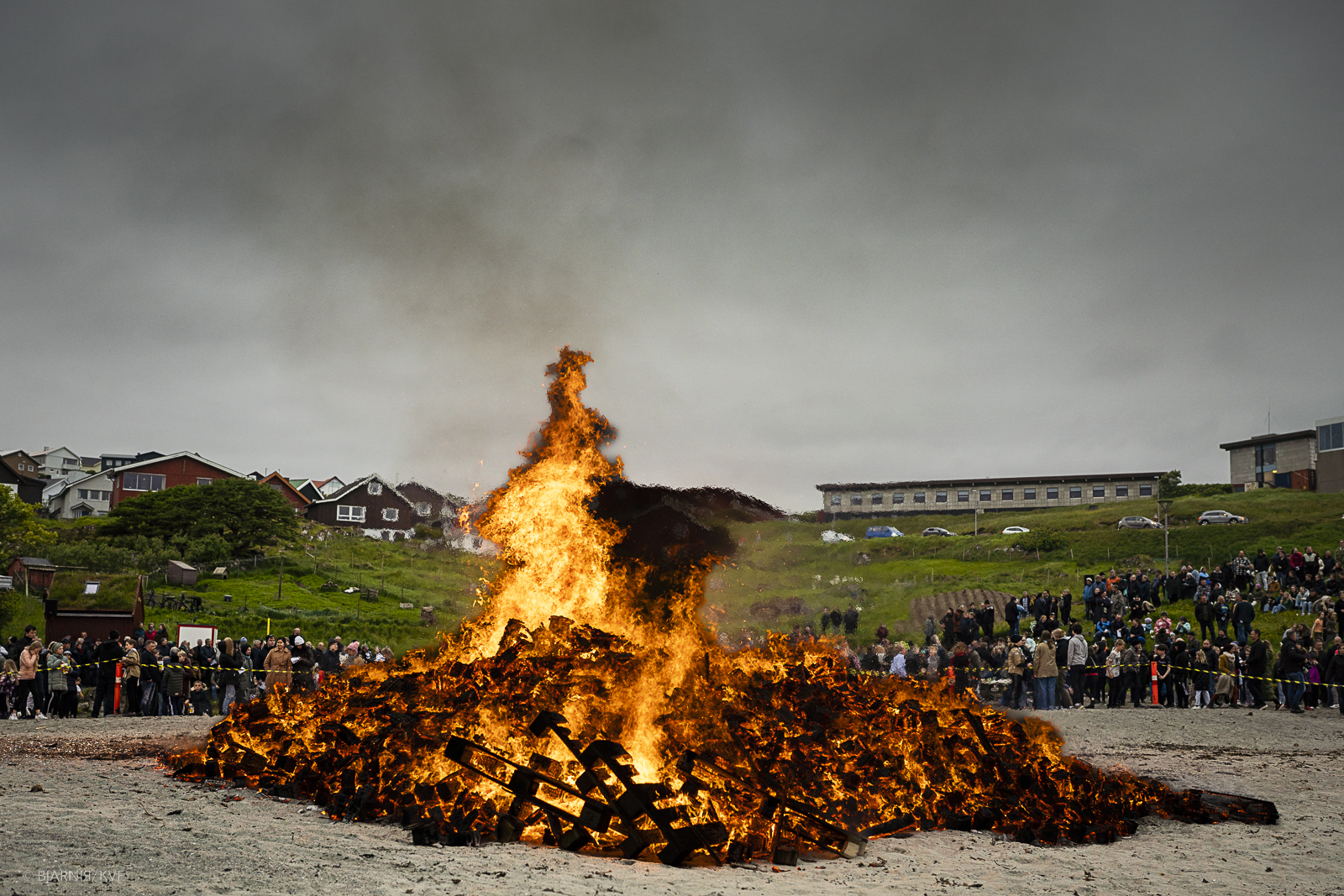 Photos: summer solstice bonfire | Kringvarp Føroya