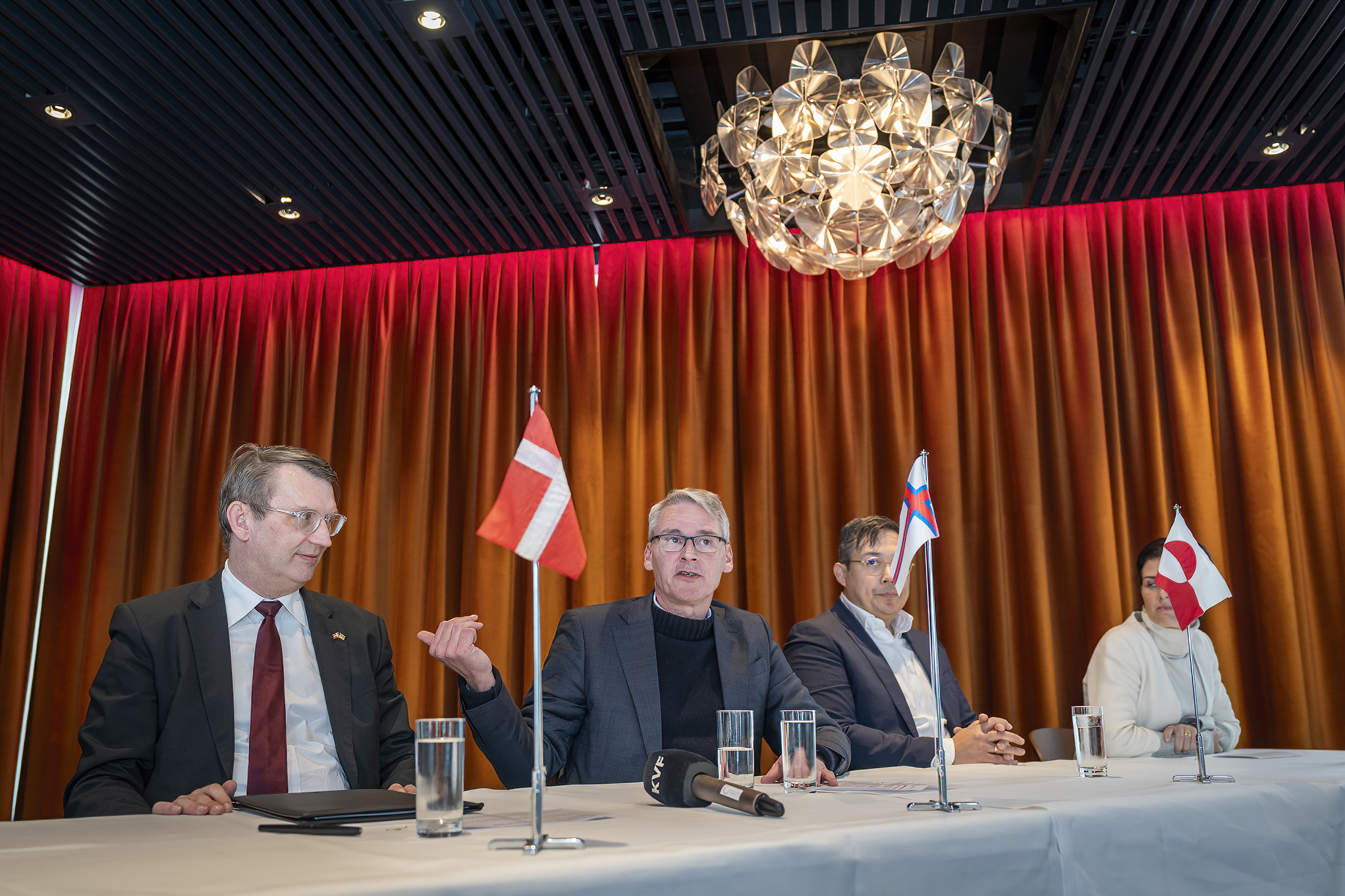 Høgni Hoydal: Afturstig at dómstólar ikki skulu vera føroyskir ...